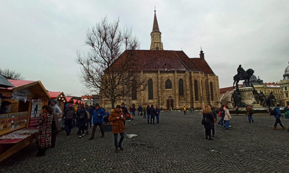 La Cluj-Napoca au apărut și mărțișoare pentru pisici/ Prețuri între 15 ...